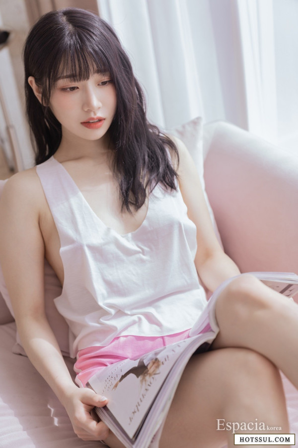 카와키타 사이카 돌핀팬츠 노브라 헐렁한 흰 나시