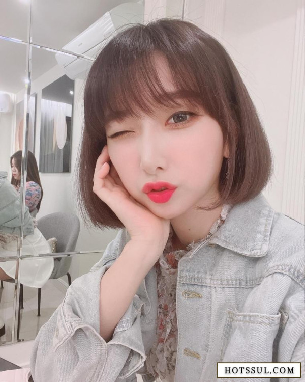 치어리더 출신 BJ E다연 끈나시 가슴골